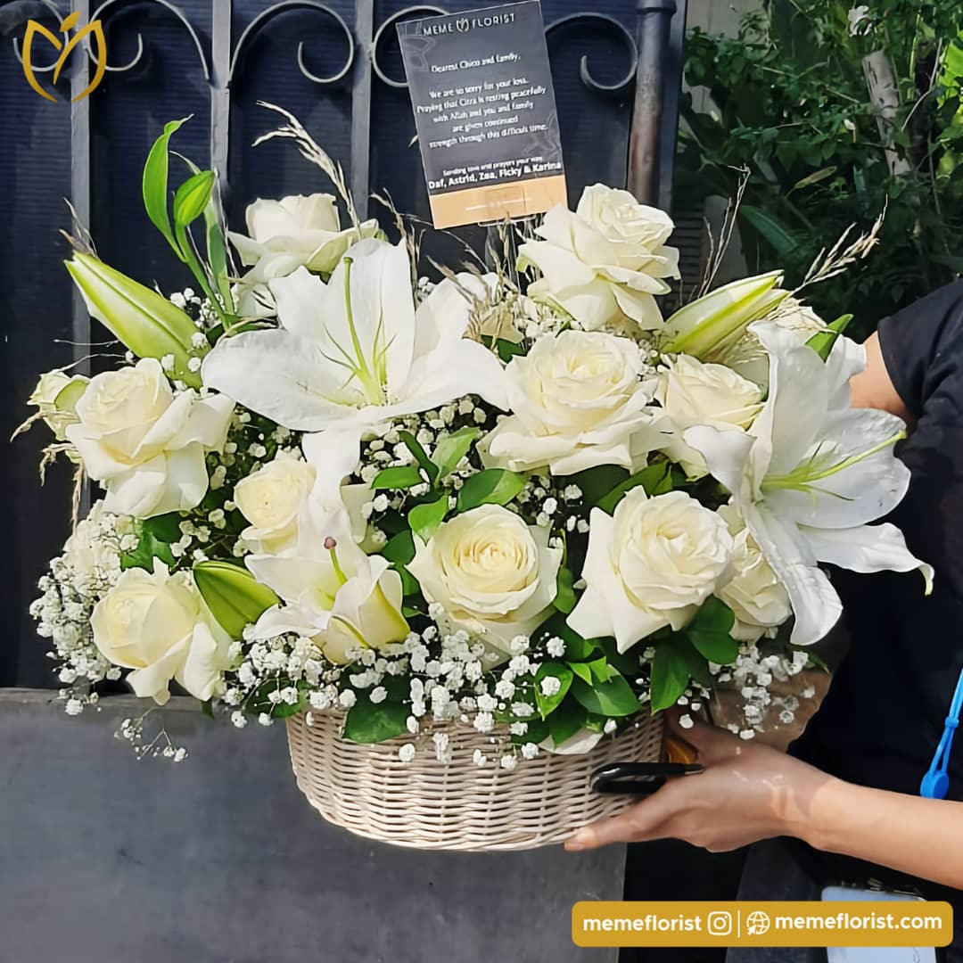 Selain Penuh Cinta, Ini Makna Bunga Mawar Putih Sebagai Hadiah